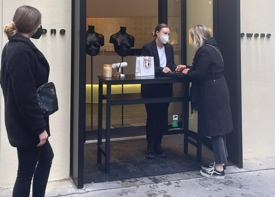 New One in Wien öffnet Shop trotz Lockdown | DerJuwelier.at